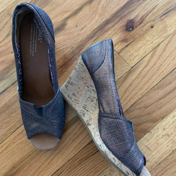 Toms | Shoes | Toms Open Toed Wedges Size 85 | Poshmark